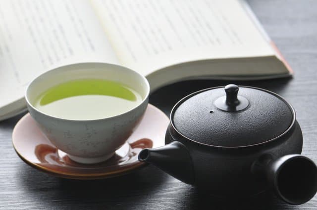 Japanese Tea Ware: A Guide to Teapots, Bowls, and Utensils | MATCHA ...