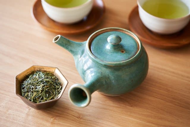 Japanese Tea Ware: A Guide to Teapots, Bowls, and Utensils | MATCHA ...